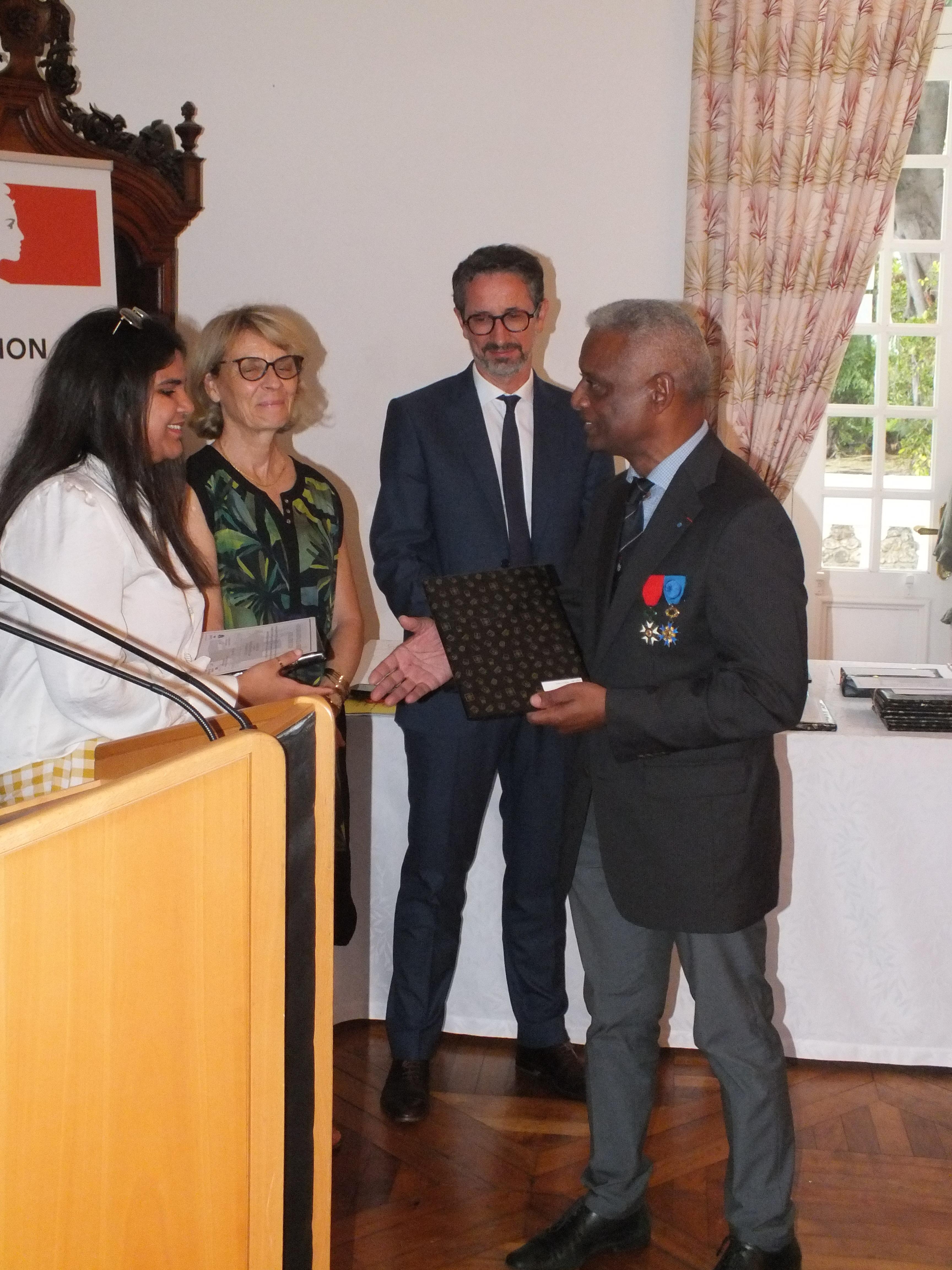 Remise des prix du concours national de la Résistance et de la ...